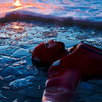 Northern Lights Ice Floating in Levi / Authentic Scandinavia