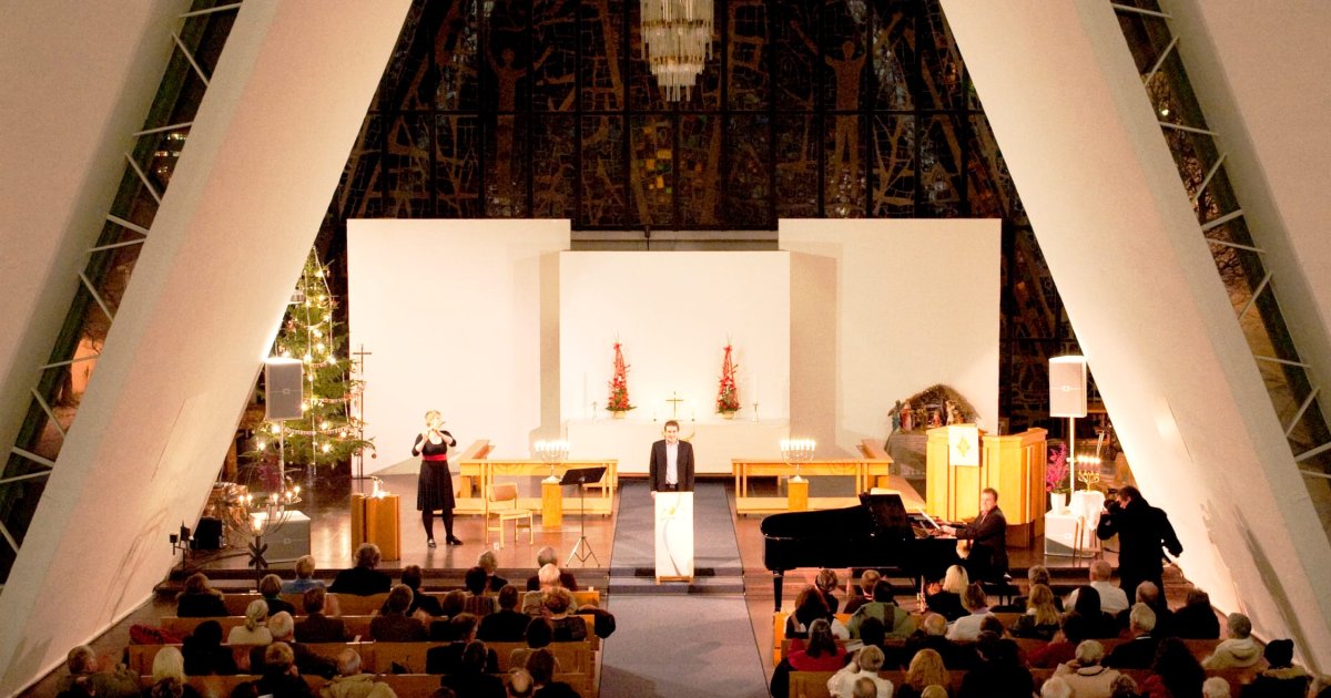 8C: Midnight Concert in the Arctic Cathedral / Authentic Scandinavia