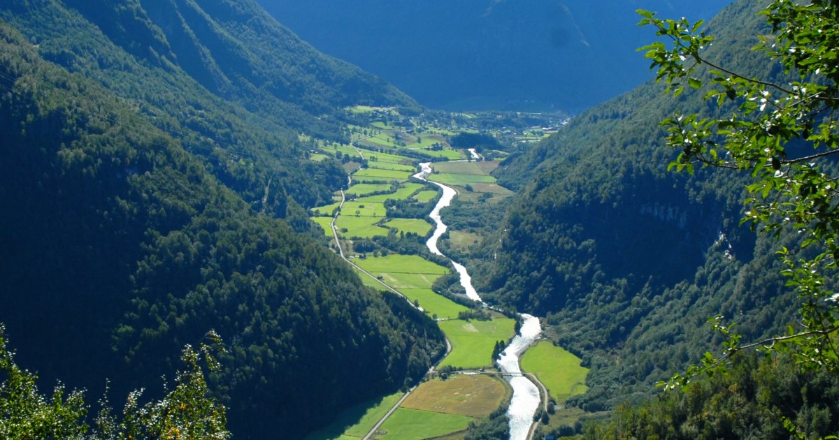 Bike & Hike to Drivande Waterfall / Authentic Scandinavia
