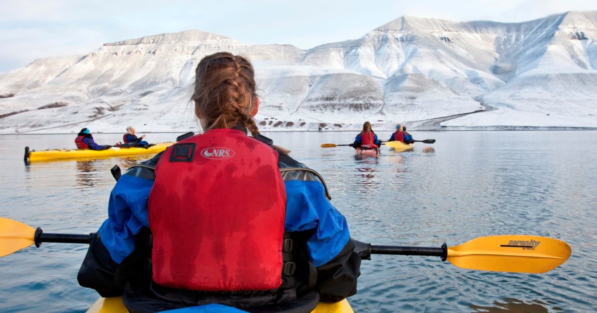 Kayak tour on the Adventfjord / Authentic Scandinavia