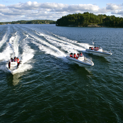 Stockholm archipelago RIB speed-boat tour / Authentic Scandinavia