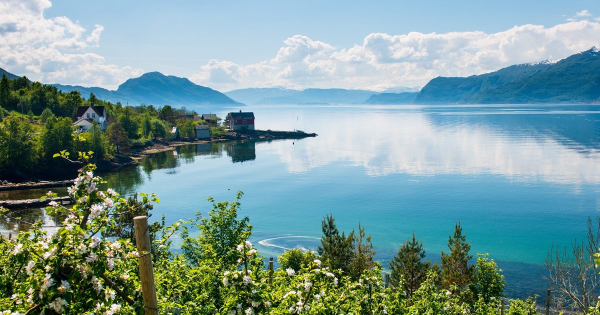 Short Breaks in Scandinavia & Iceland / Authentic Scandinavia