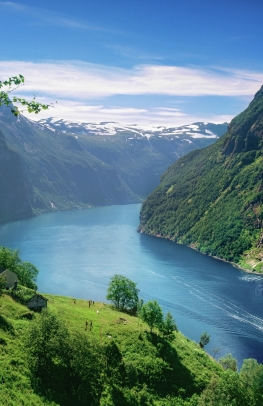 5 Norwegian Fjord Villages You Should Visit in the Fall / Authentic ...